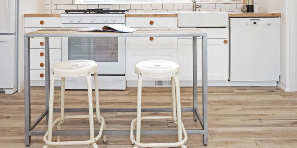 March Breeze - Twelve Oaks